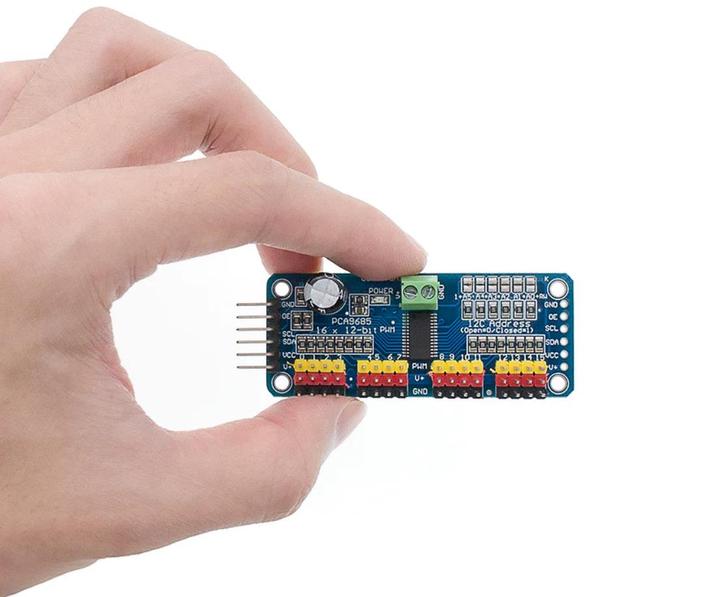 【雕爷学编程】Arduino动手做（161）---16路PWM舵机驱动板PCA9685 - 知乎