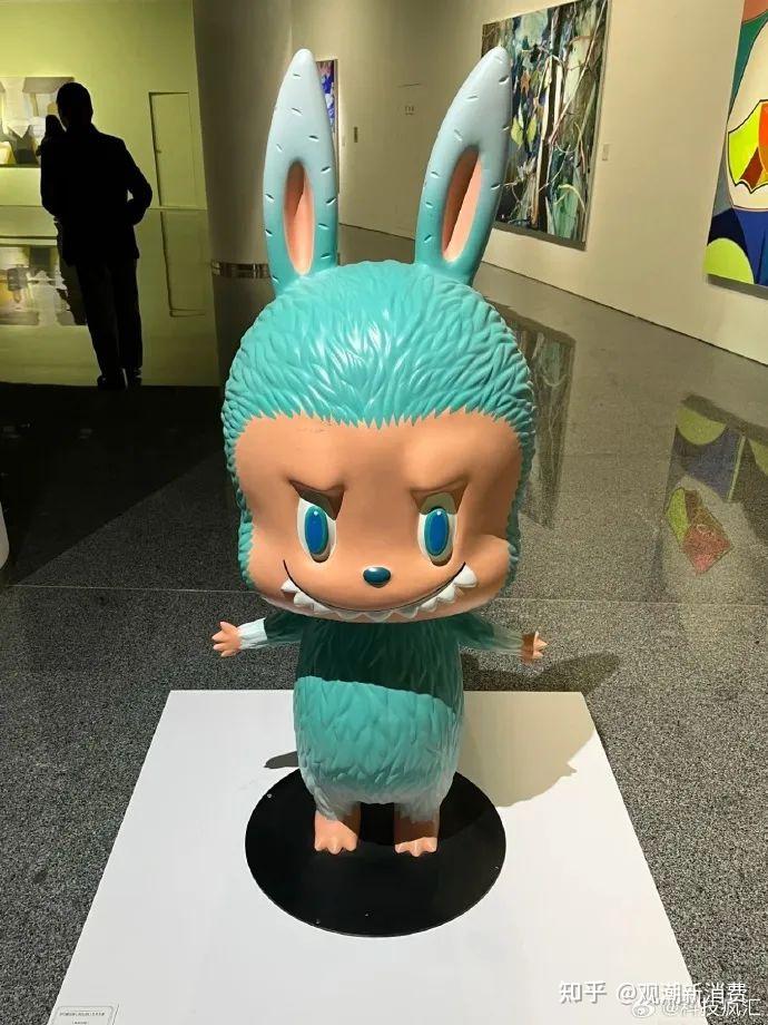 108万天价玩偶背后：Labubu的“反迪士尼式崛起”给中国IP上了三堂课 | 国潮出海 - 知乎
