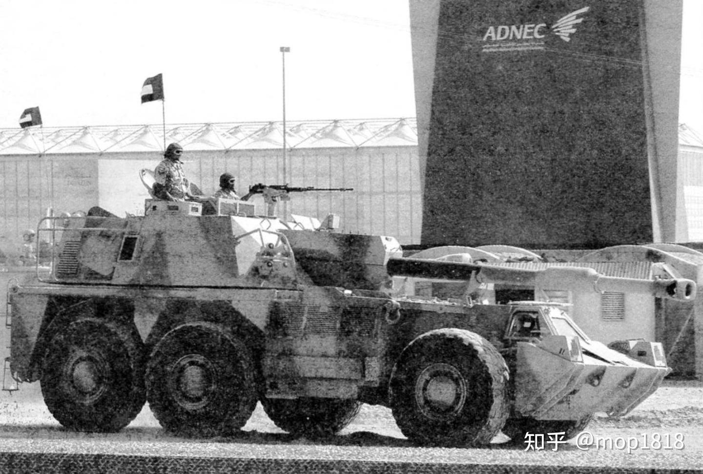 【外网：中英对照】南非G6"犀牛"轮式自行火炮（South Africa G6 "Rhino" Self-Propelled ...