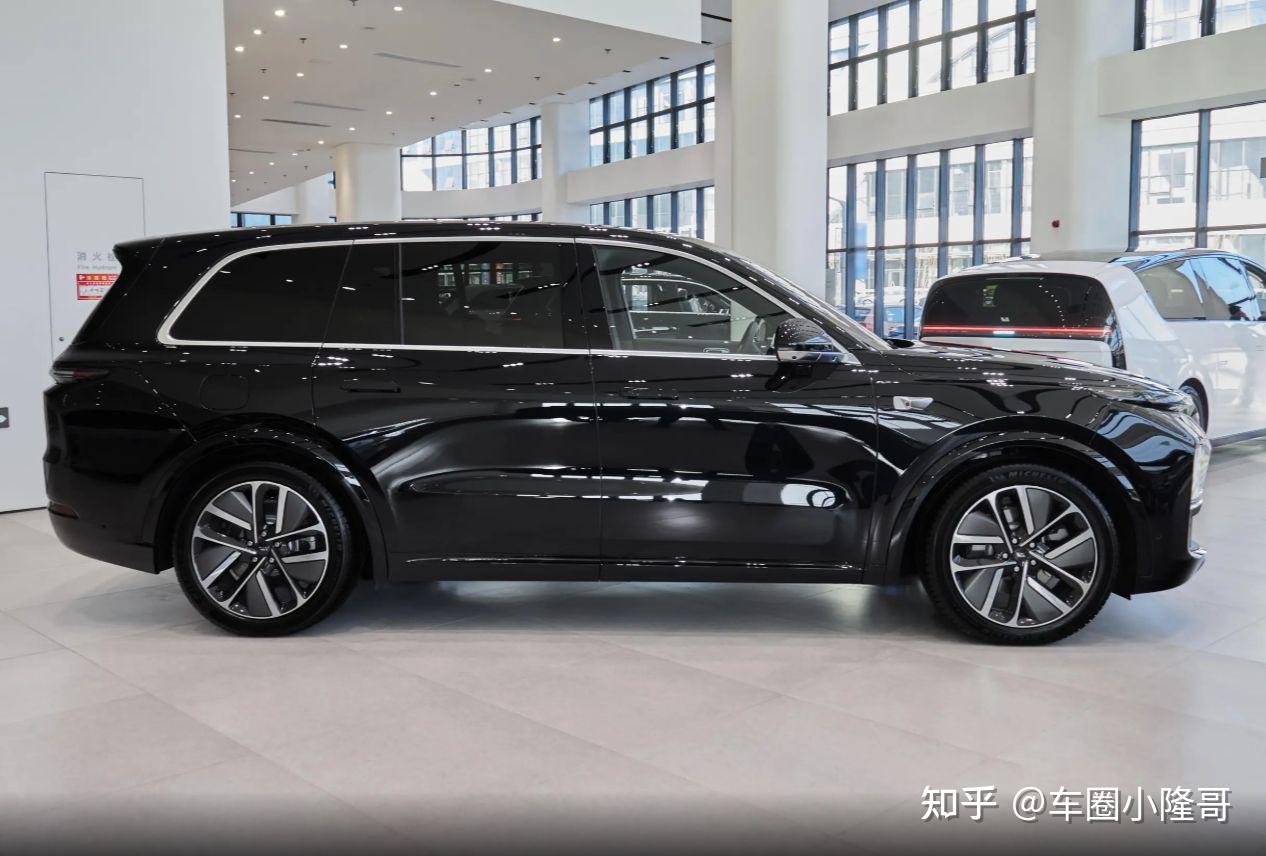 尺寸与理想L9相近，提供两驱/四驱版，深蓝S09预售价仅23.99万！ - 知乎
