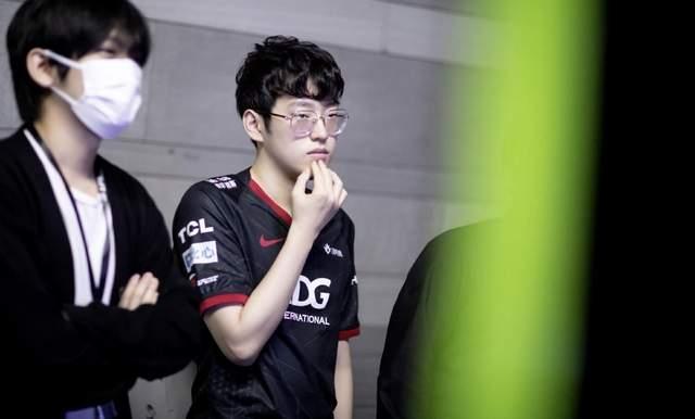 EDG对决RW，比赛结果显而易见，厂长能否登场值得期待 - 知乎