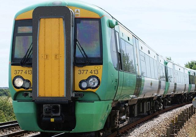 英国Govia泰晤士连线铁路公司完成第 100 辆 GTR ElectrostarProject Aurora 升级计划 - 知乎