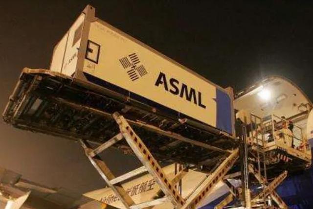 ASML光刻机不愁卖？错了，很快轮到它跪求他人买光刻机的时候 - 知乎