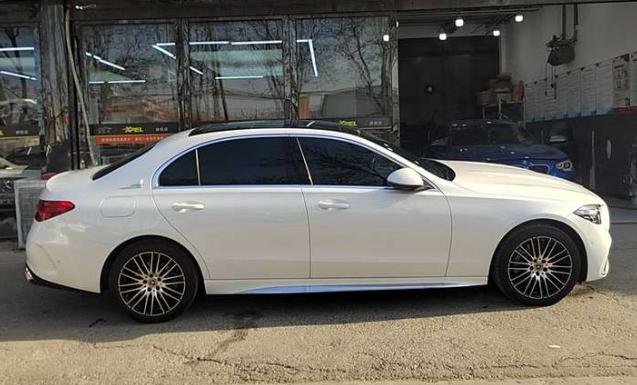 最实用的配置升级，24款奔驰C260L升级彩虹音响+360全景 - 知乎