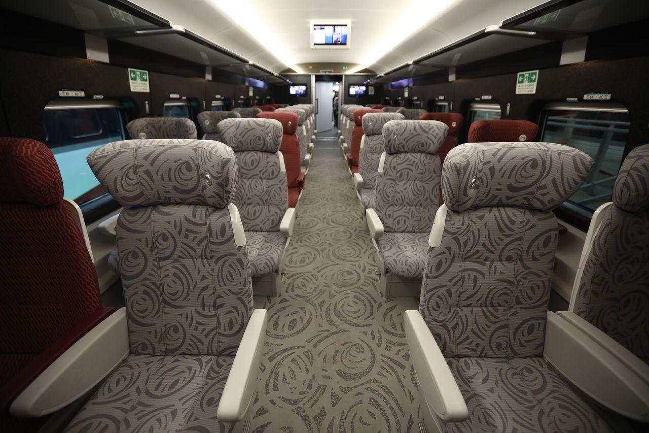 广深港高铁香港段的动感号动车组与和谐号、复兴号有什么不同？乘坐体验如何？ - 知乎