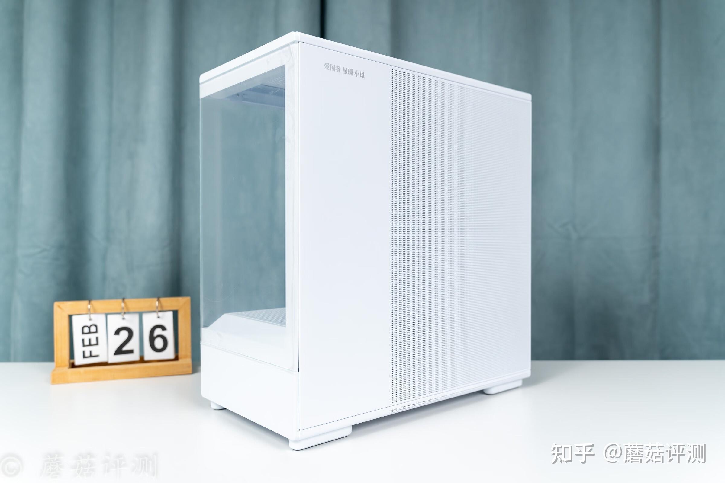 小巧精致，全景展示，效果震撼，爱国者（aigo）星璨小岚270°海景房机箱 评测