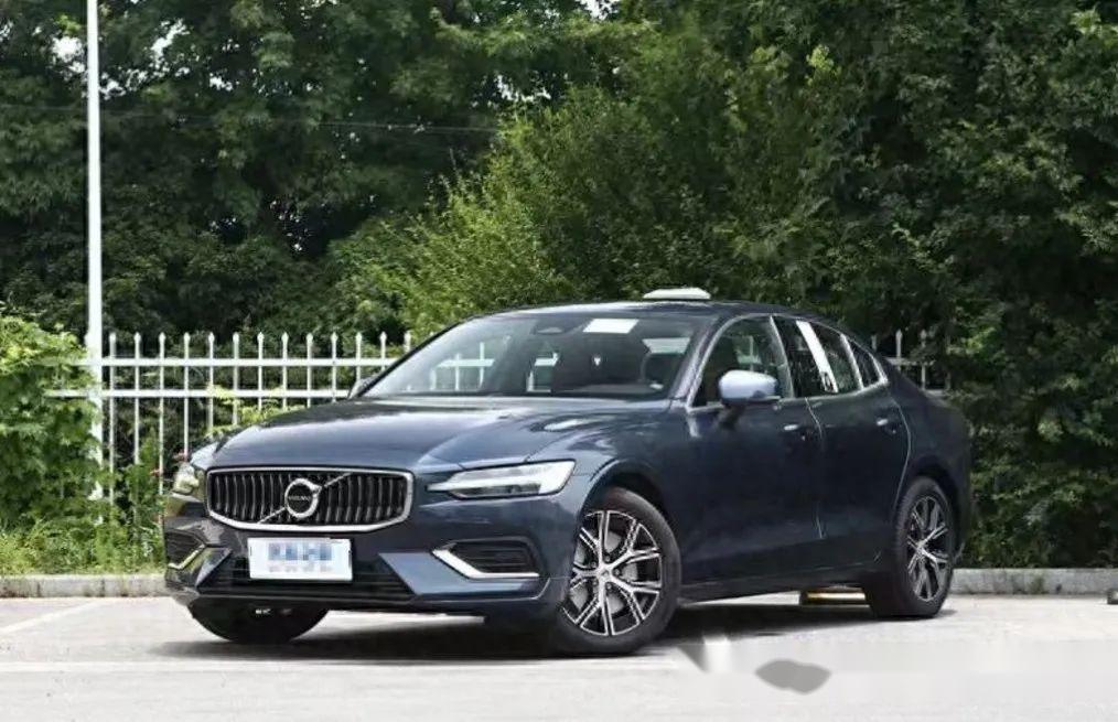 沃尔沃S60与奥迪A4L对决：谁是豪华中型车均衡之选 - 知乎