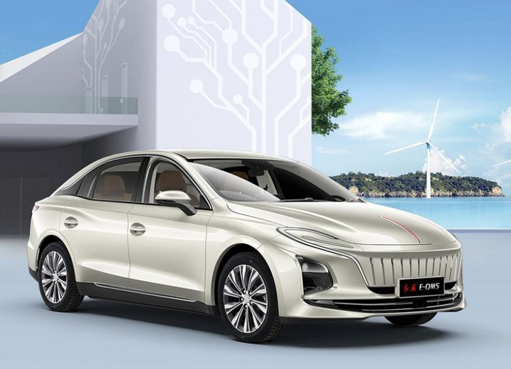 20.78万元，红旗E-QM5 PLUS上市，续航大增至605km - 知乎