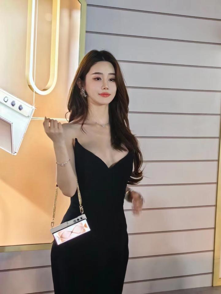 全球最薄折叠屏手机发布：8.6mm/214g，重新定义外折屏，5999元起 - 知乎