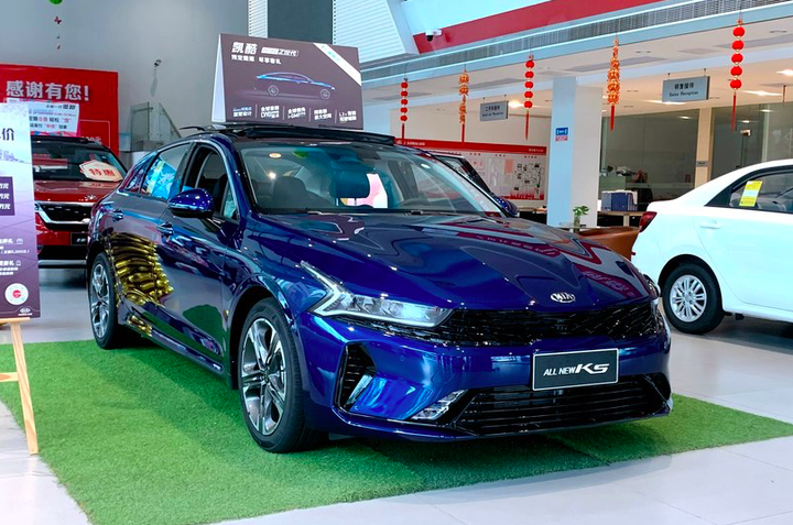 到店实拍2020款起亚K5凯酷！蓝色涂装气场足，配1.5T/2.0T - 知乎