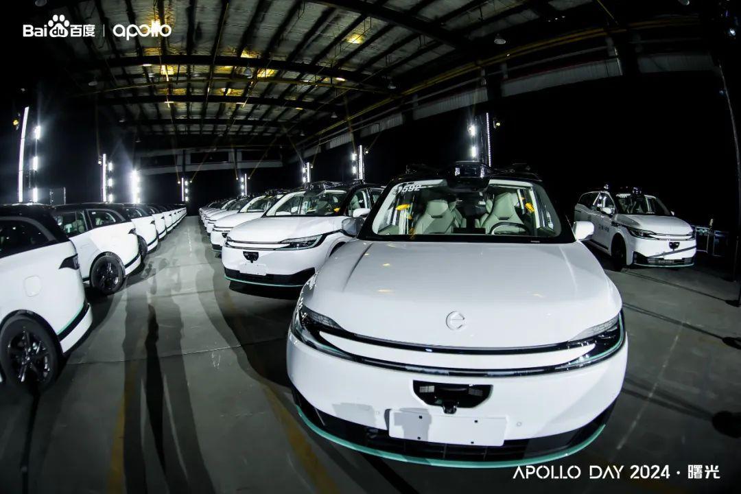 百度发布全球首个 L4 级自动驾驶大模型 Apollo ADFM，该大模型有哪些设计亮点？ - 知乎