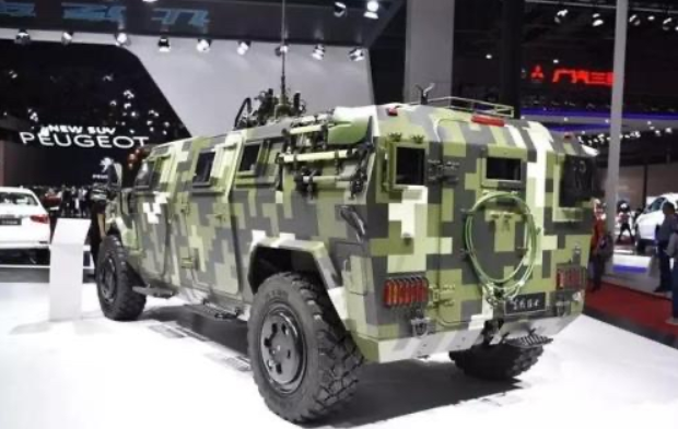 最硬汉的东风猛士亮相，6.5L柴油动力+四驱，很霸气 - 知乎