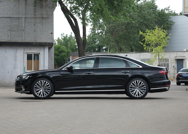 百万级奥迪A8L“插电混动”车型引入国内！纯电续航40公里！ - 知乎