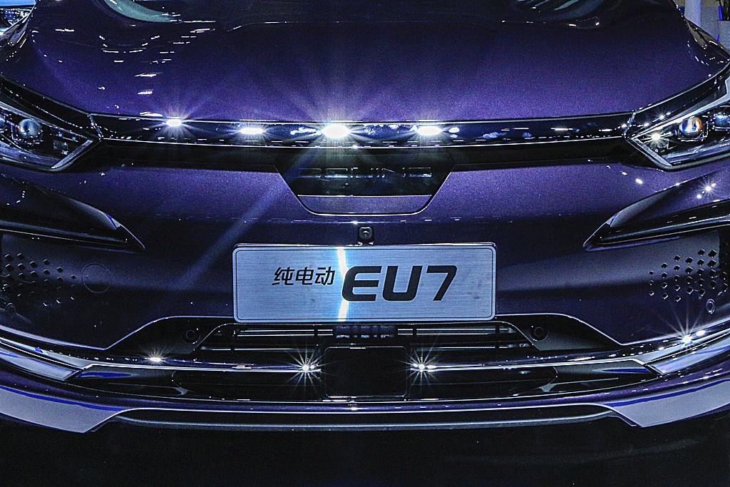 新车图解 | 北汽新能源EU7：续航451km，科幻范儿十足 - 知乎
