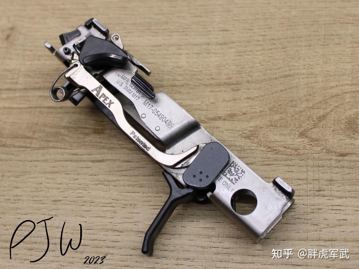 细节曝光：美军最新制式手枪SIG M17超震撼 - 知乎