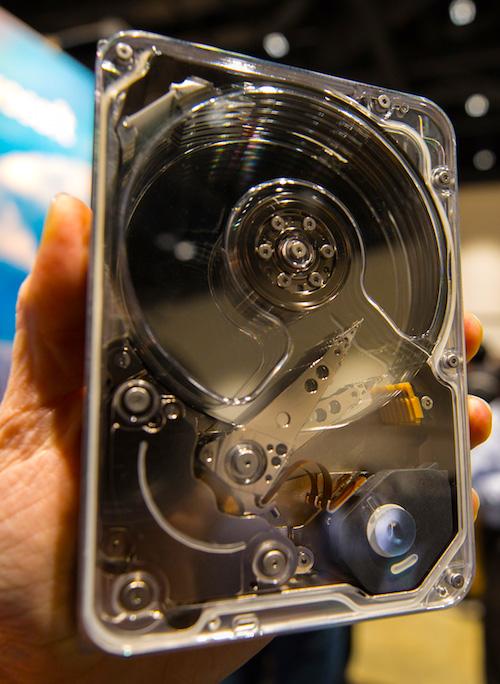 双磁头臂硬盘技术细节：希捷Exos 2X14的十四点问答 - 知乎