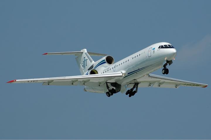 雅克-42 / Yakovlev Yak-42 - 中英文维基百科词条融合，由辽观搬运、翻译、整合 - 知乎