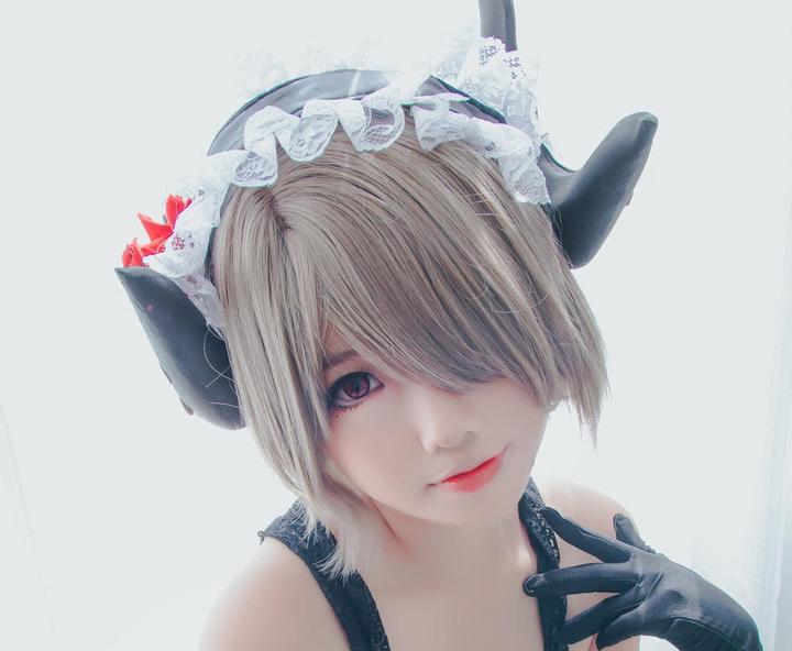 Messie Huang写真合集cos图片:Sexy Rita 免费在线看图 - 知乎