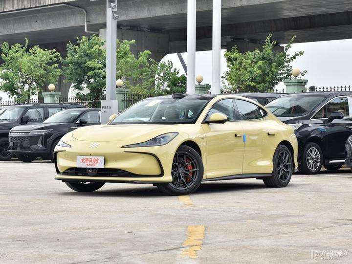 智己汽车联合阿里斑马智行 行业首发IM AIOS生态座舱 - 知乎