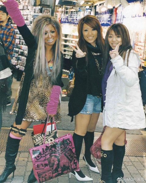 エモい 一起回顾Y2K千禧年的涩谷辣妹们 - 知乎