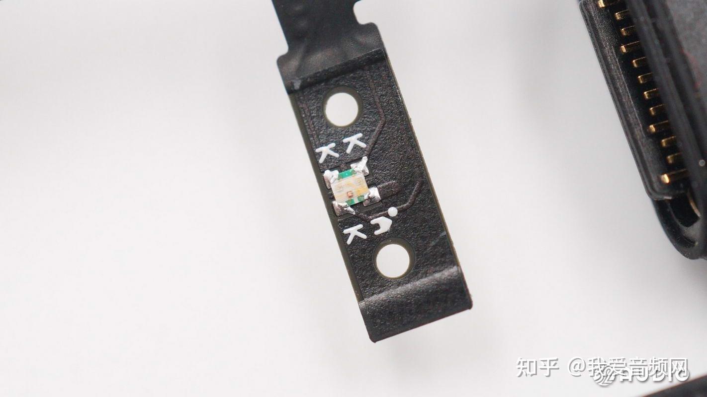 拆解报告：WHOOP 4.0智能手环，商业化的高能量密度硅碳电池技术 - 知乎