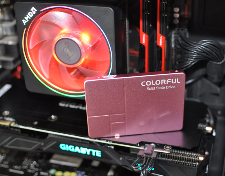 七彩虹SL300 Spring LE 160G SSD开箱简测，一款颜值尚可的少女粉SSD - 知乎