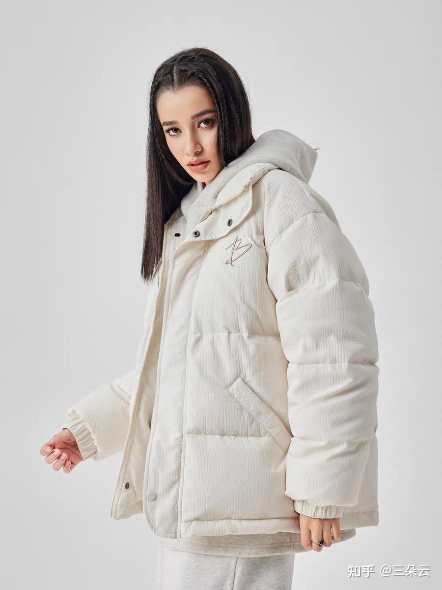 长款羽绒服灰鹅绒充绒量131g，含绒量90%，蓬松度600，零下十几度度穿会冷吗？ - 知乎