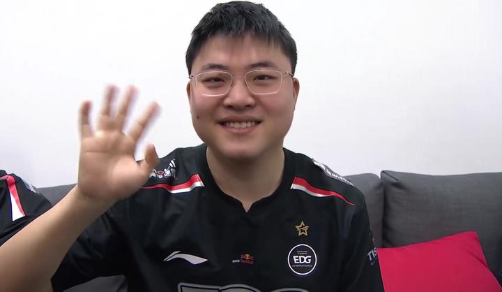 LPL：Uzi复出不为赚钱，接代言遭误解，加盟EDG后，接了七个商单 - 知乎