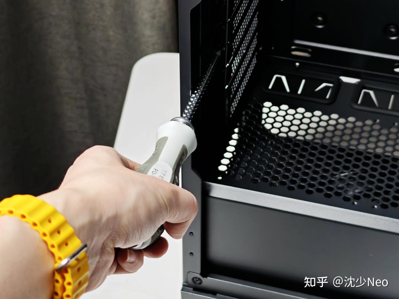 扎实稳健，低调奢华，轻松装下RTX 4090 - 安钛克 P20CE机箱设计解析 - 知乎