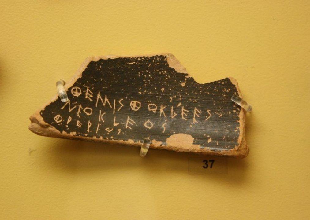 古希腊的政治流放制度：陶片放逐法 - 知乎