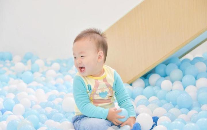 宝宝云:孩子咬指甲的危害有哪些?要这样戒掉咬指甲的习惯 知乎