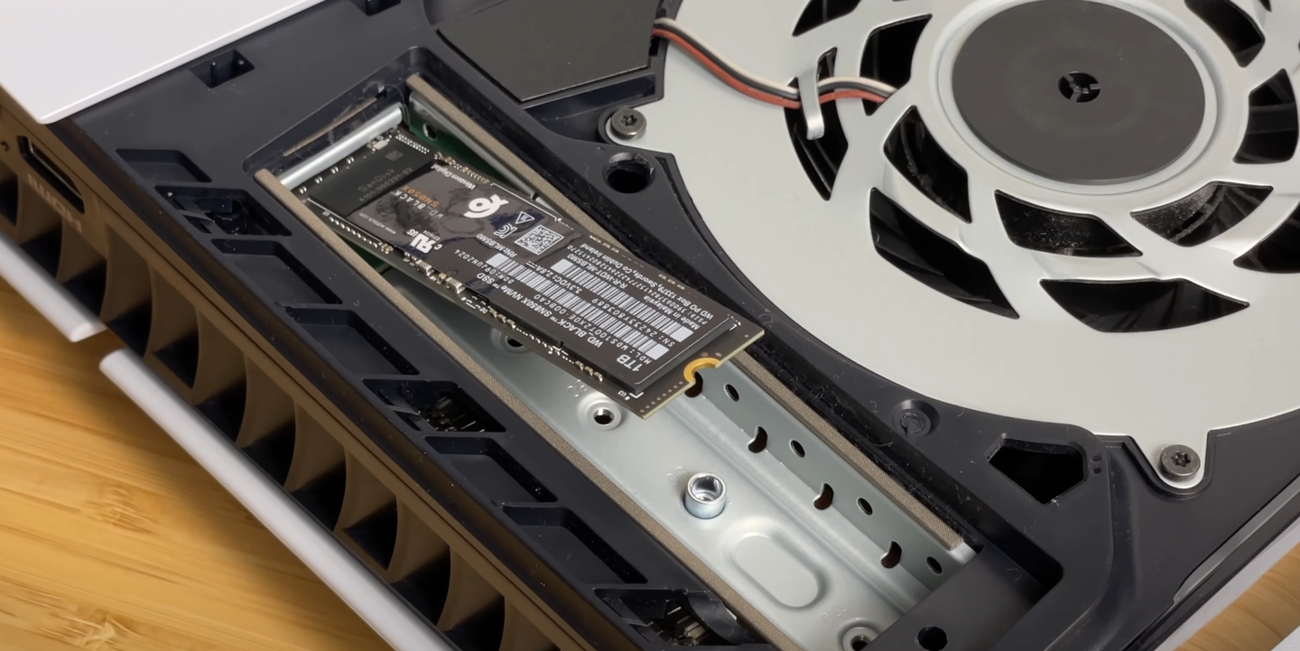 【攻略】PS5 Slim存储不足？固态怎么选？教你快速升级SSD，释放更多游戏空间！