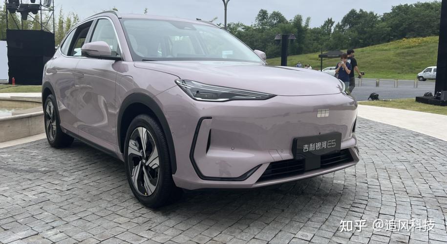 E5和零跑c10选哪个？ - 知乎