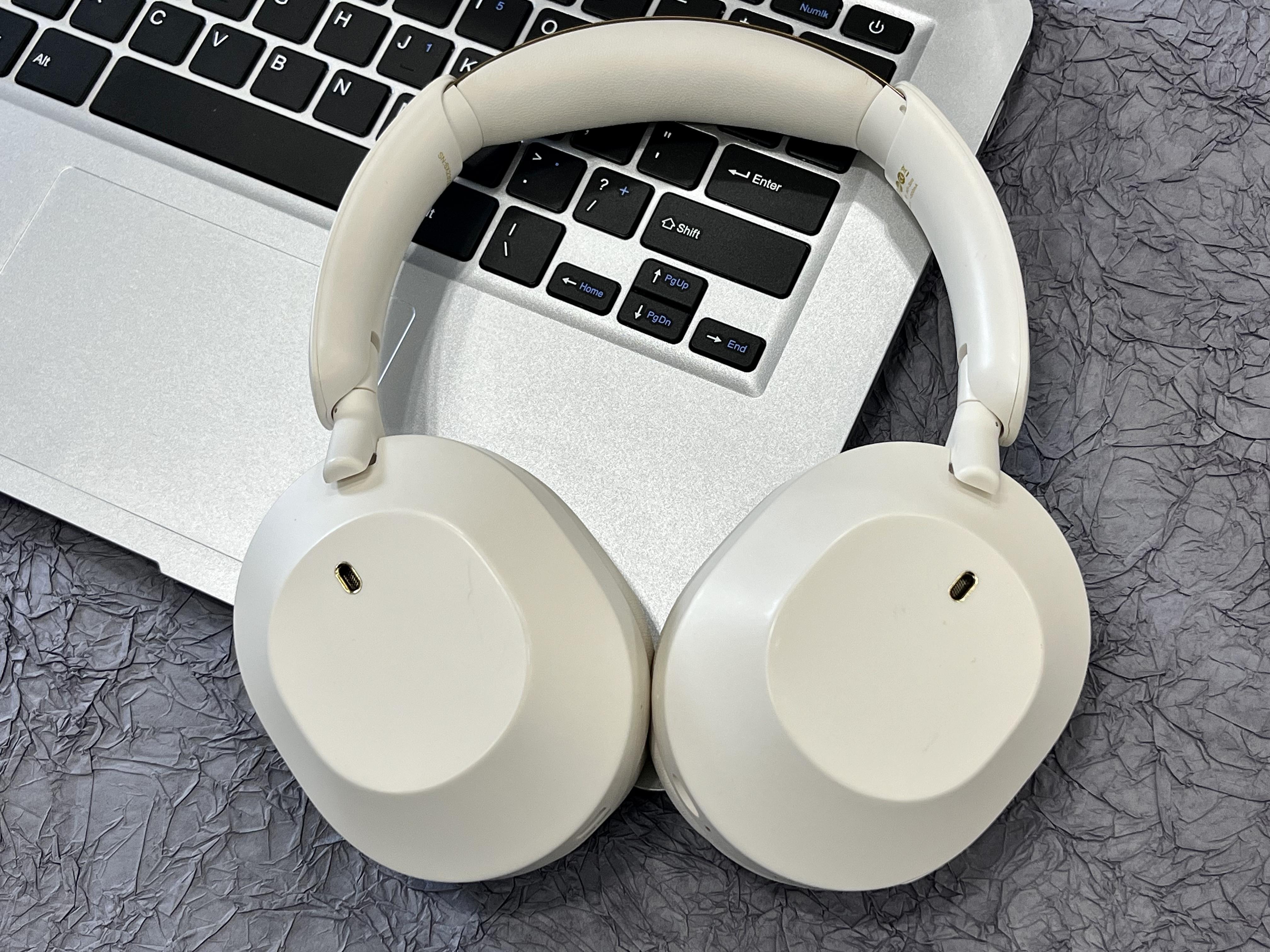 热门款头戴式耳机大测评，iKF Solo&索尼XM5，哪款更值得推荐与安利【降噪蓝牙耳机推荐】