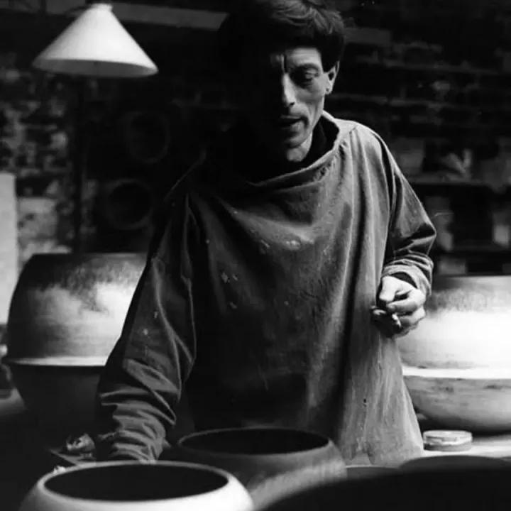 半路出家的英国陶艺先驱——Hans Coper - 知乎