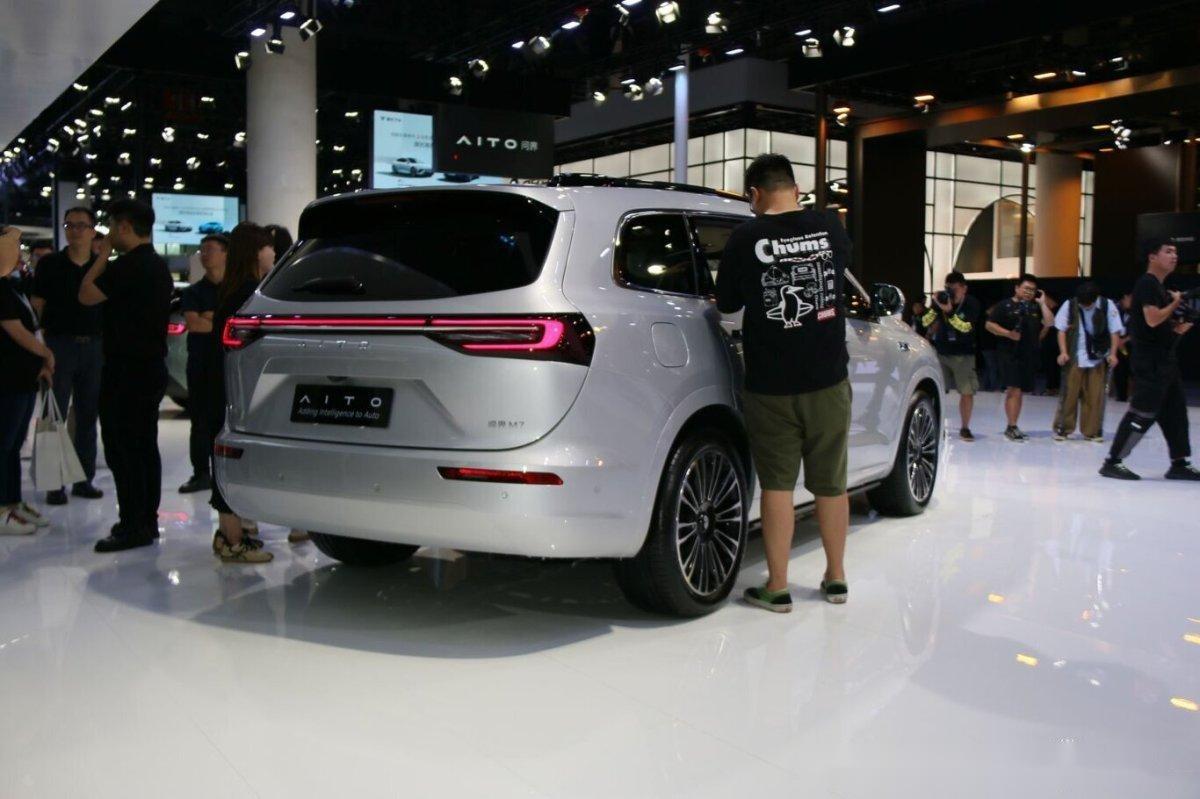 新款问界M7正式上市 售价24.98万-32.98万元 - 知乎