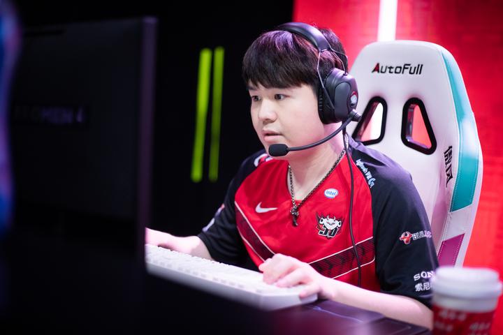 【夏季赛专访】JDG.Zoom：现在的LPL是没有弱旅的 - 知乎