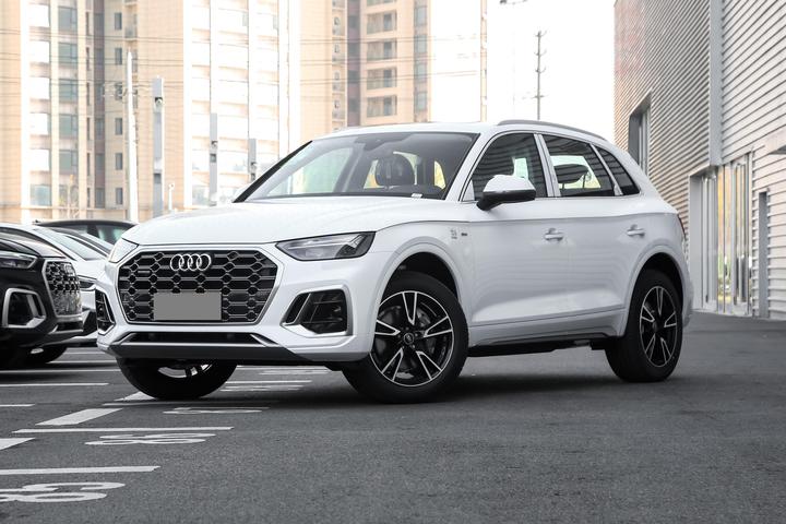 30万元预算都能落地，奥迪Q5L对比凯迪拉克XT5，怎么选更合适？ - 知乎