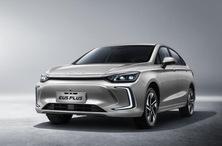 「有里有面 焕新满电」北汽EU5 PLUS—把“家”开到暖城来！ - 知乎