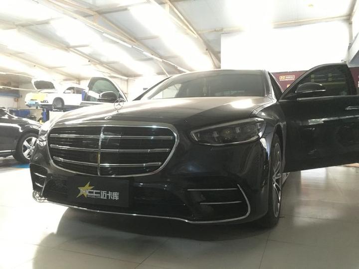 奔驰21款S400 S450 S500改大柏林之声音响，4D效果更加震撼 - 知乎