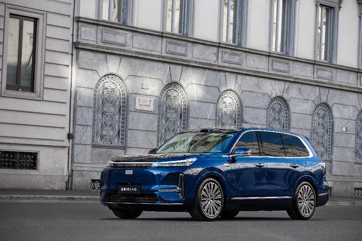 AI科技大六座旗舰SUV，吉利银河M9惊艳亮相米兰 - 知乎