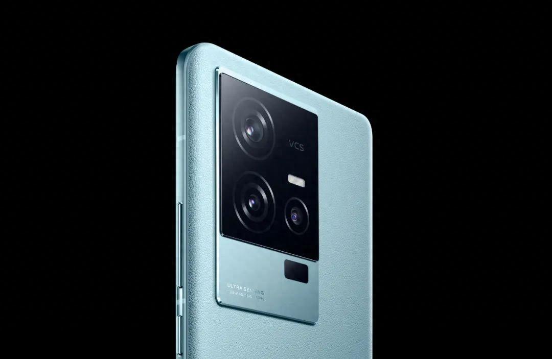 骁龙8Gen2+三星E6直屏，3000多价位上口碑最好的两款手机