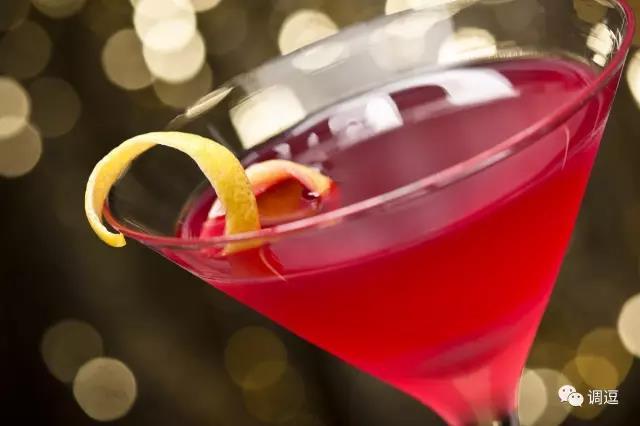 Cosmopolitan：要走过多少路，才成为一杯“大都会”|调逗配方 - 知乎