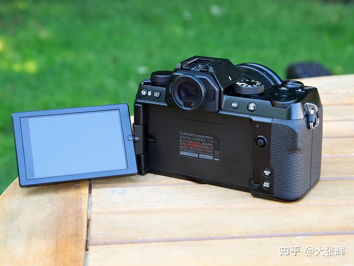 纯小白第一款微单，主要想拍照，在富士xt30二代、富士xs10、松下s5之间该怎么选择？ - 知乎