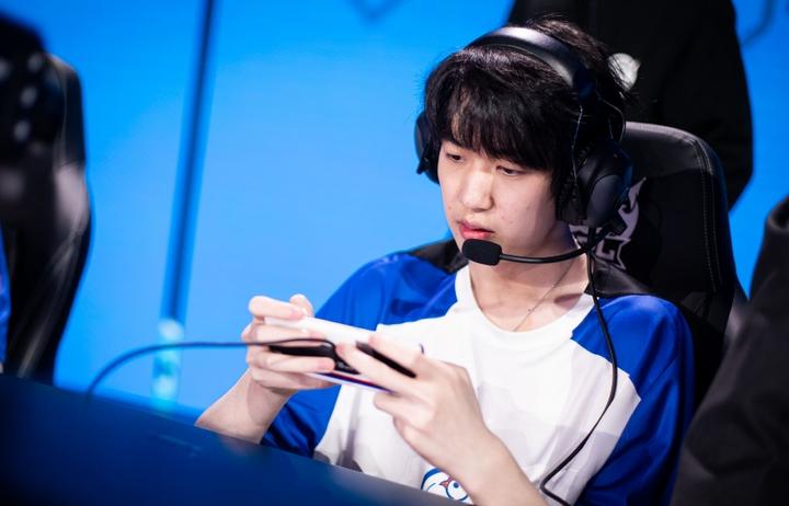 LGD打响挂牌第一枪，春季赛围绕小落重建，Fly确定去RW - 知乎