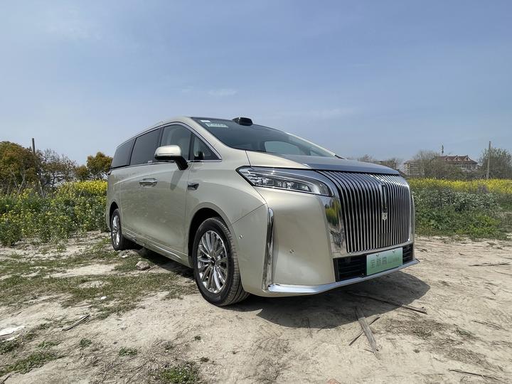 魏牌高山MPV组团出击 高山8、高山9一口价32.98万元、37.98万元 - 知乎