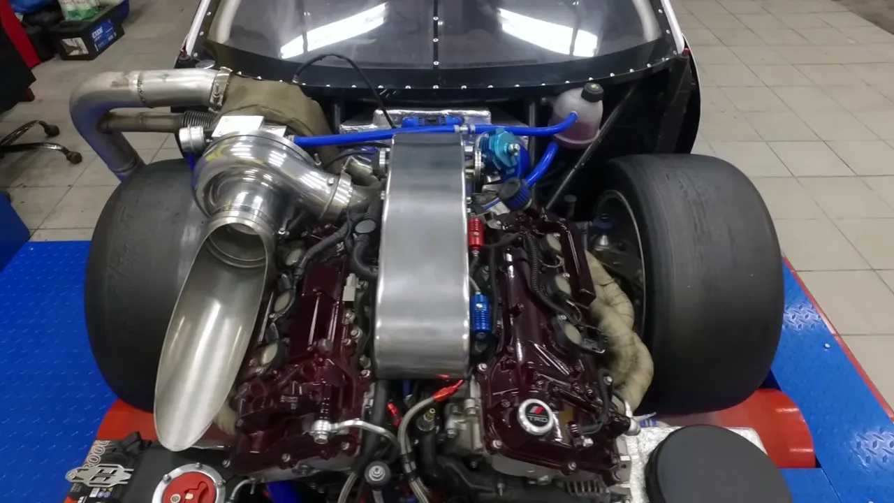 为什么千匹以上的车大多数都是V8而不是V12？ - 知乎