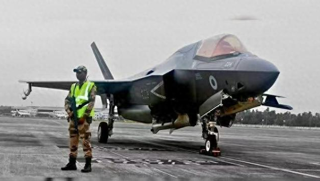 印媒：再次升级后的歼20让F22与F35无处藏身！ - 知乎