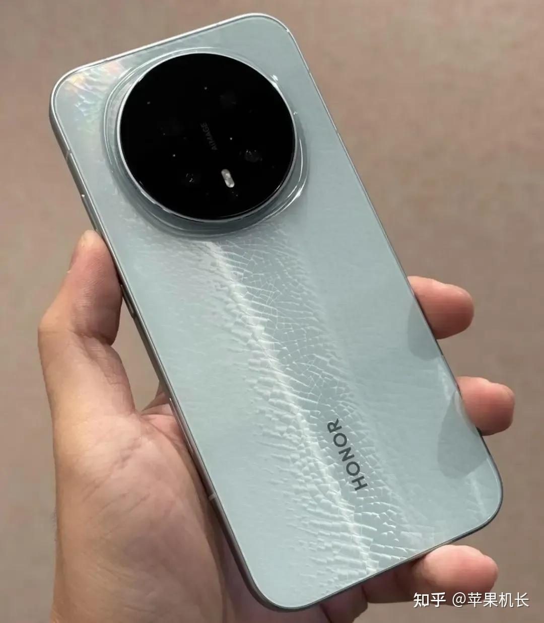 荣耀Magic8 Mini配置参数曝光，对比荣耀Magic8哪个好？看完不纠结