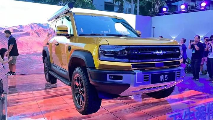 豹5没有独占C位！方程豹豹8概念车也来了 - 知乎